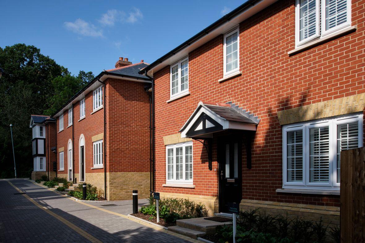 HomeViews | Quercus, IG10 Reviews