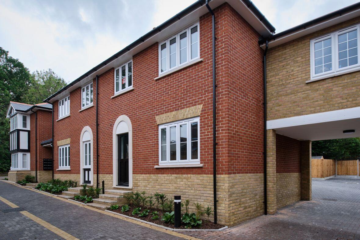 HomeViews | Quercus, IG10 Reviews