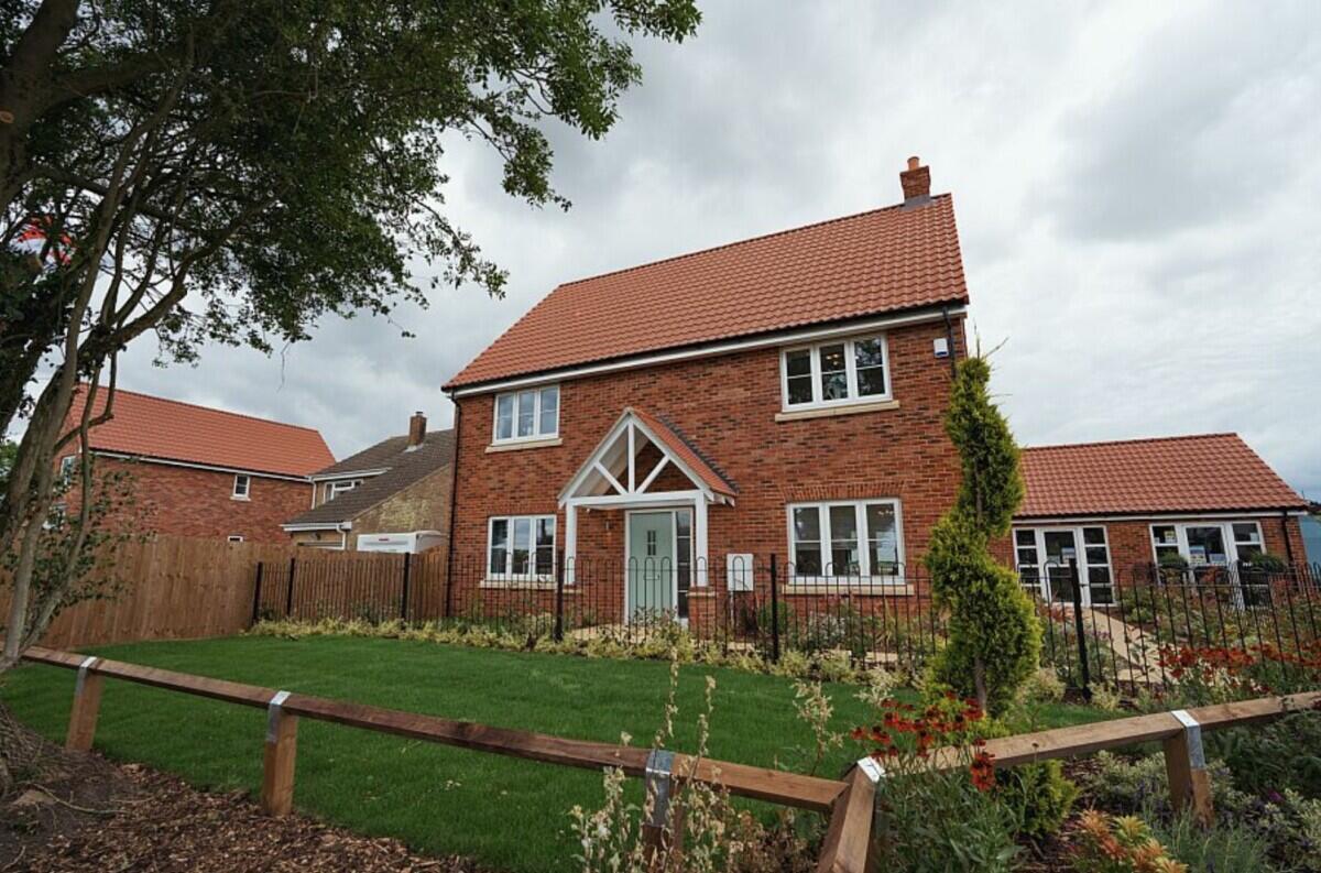 HomeViews | Pear Tree Gardens, CB21 Reviews
