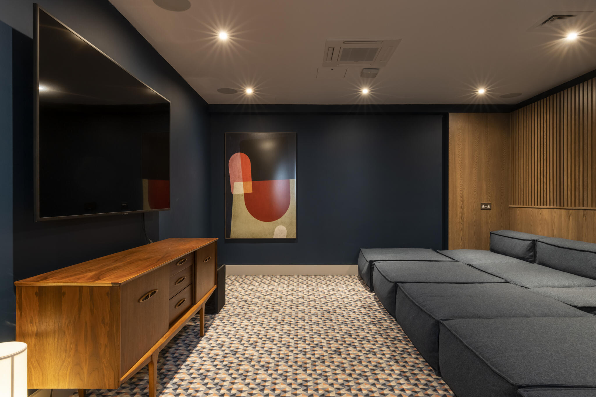 HomeViews | Ten Degrees, CR0 Reviews