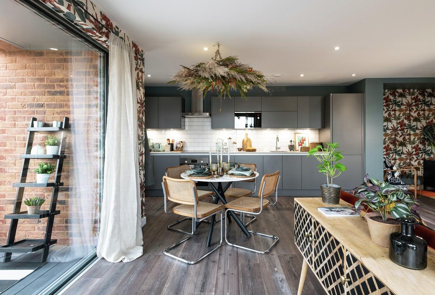 HomeViews | Stone Studios, E9 Reviews