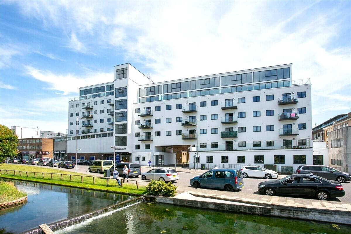 HomeViews | Swan Court, HP1 Reviews