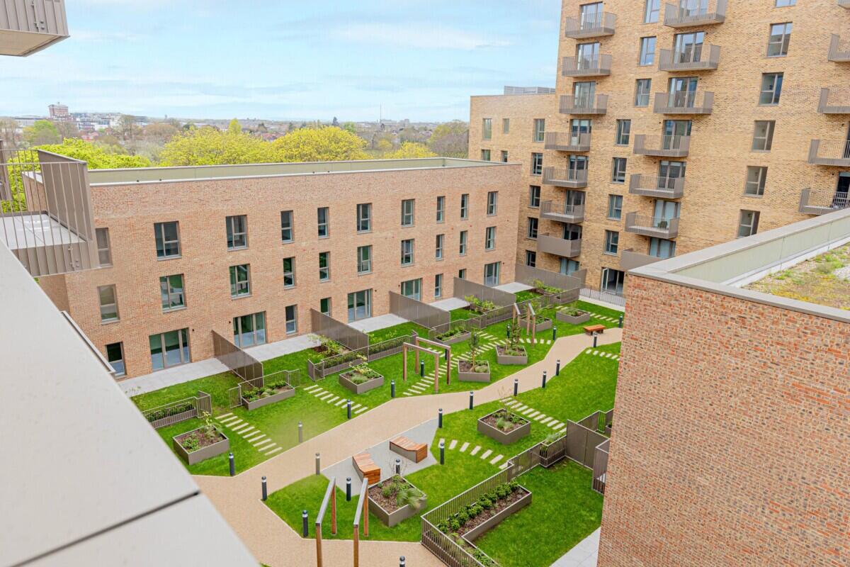 HomeViews | Lampton Parkside at Pinnacle Investments, TW3 Reviews